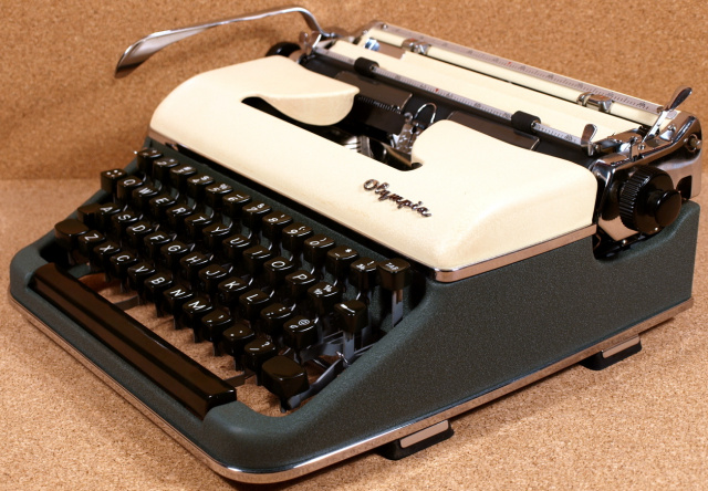 Vintage Typewriters at The Vintage Typewriter Shoppe!